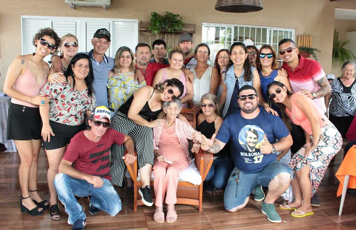 Apesar do Alzheimer, Alayde comemora 100 anos com marcas que a doença ...
