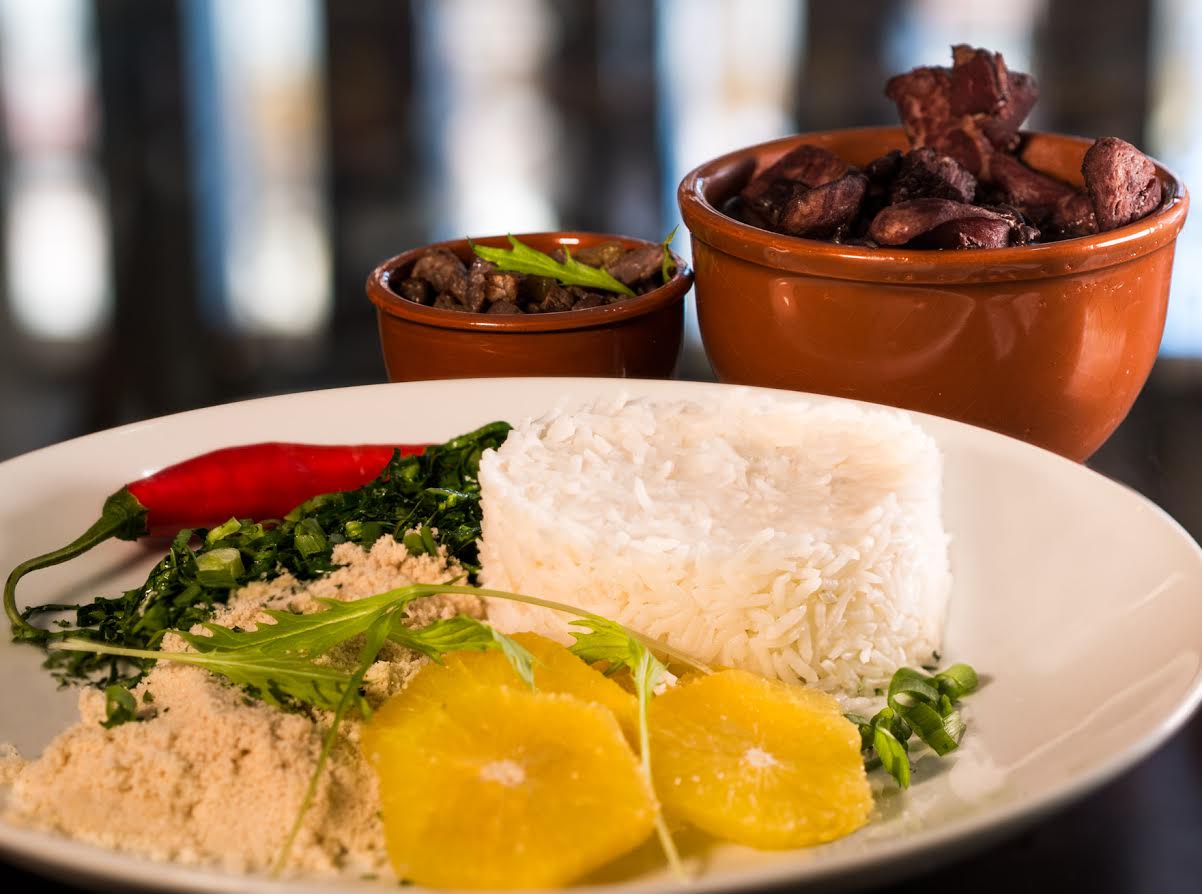 Com almoço brasileiro, restaurante em hotel abre as portas para ...