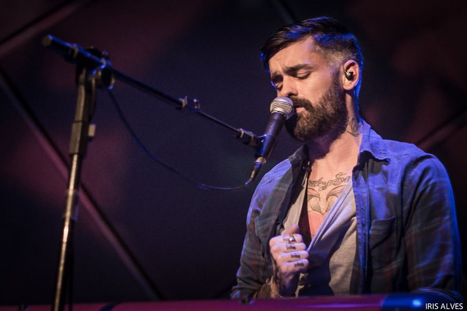 Em turnê recheada de novidades, Esteban Tavares faz dois shows em MS ...